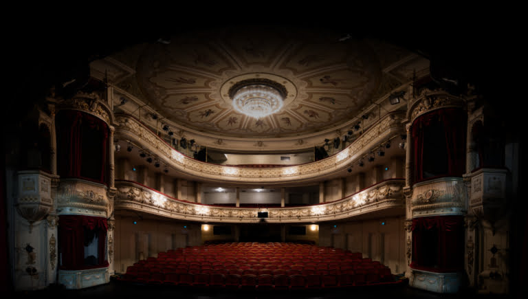 Aleksanterin teatteri on tanssin ja musiikkiteatterin kotinäyttämö